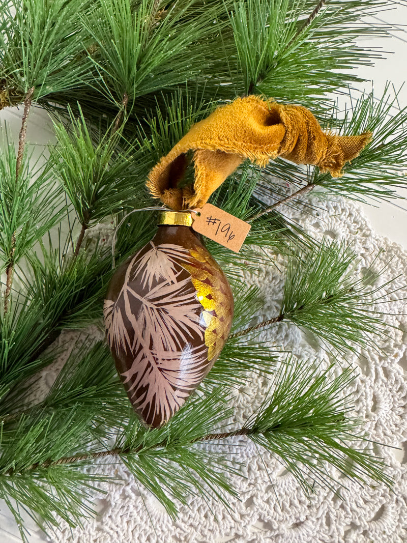 2024 Keepsake Christmas Ornament #196 – Dawn McVey Art